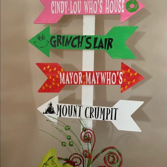 Holiday | The Grinch Drseuss Inspired Grinch Wooden Directional Sign ...